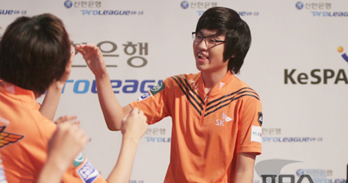 [프로리그 준PO]SKT 어윤수, 파상공세로 전태양 꺾고 3:0(3세트)