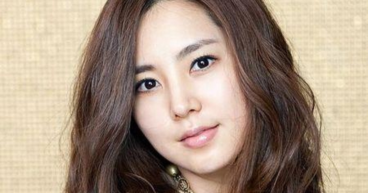 한채아, 시상 중 대형 방송실수..'2AM? 2PM?'