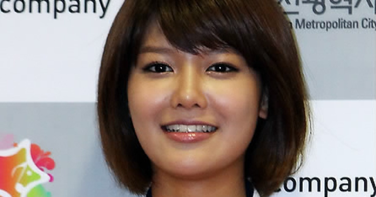 소녀시대 수영 단발머리 잘 어울리죠