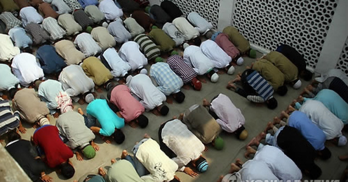 INDIA RAMADAN NAMAZ FRIDAY PRAYERS