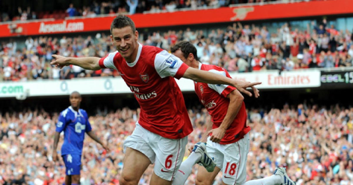 [EPL 4R] 아스널, 볼턴 4-1 완파.. 이청용 2호 도움