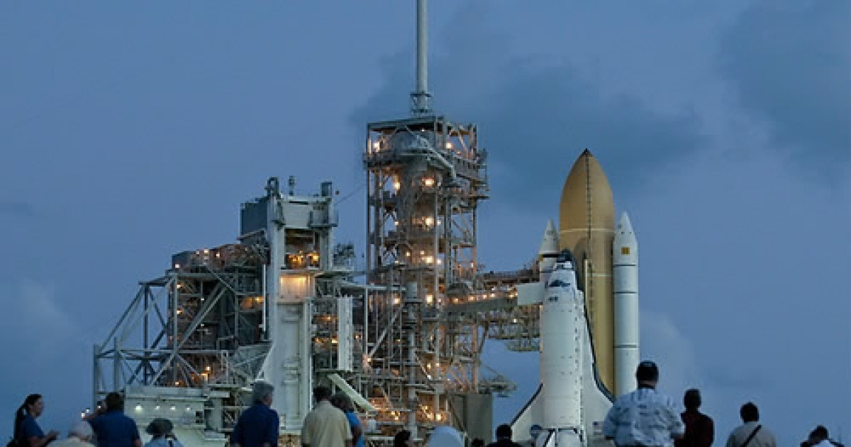 USA SHUTTLE DISCOVERY LAUNCH PAD