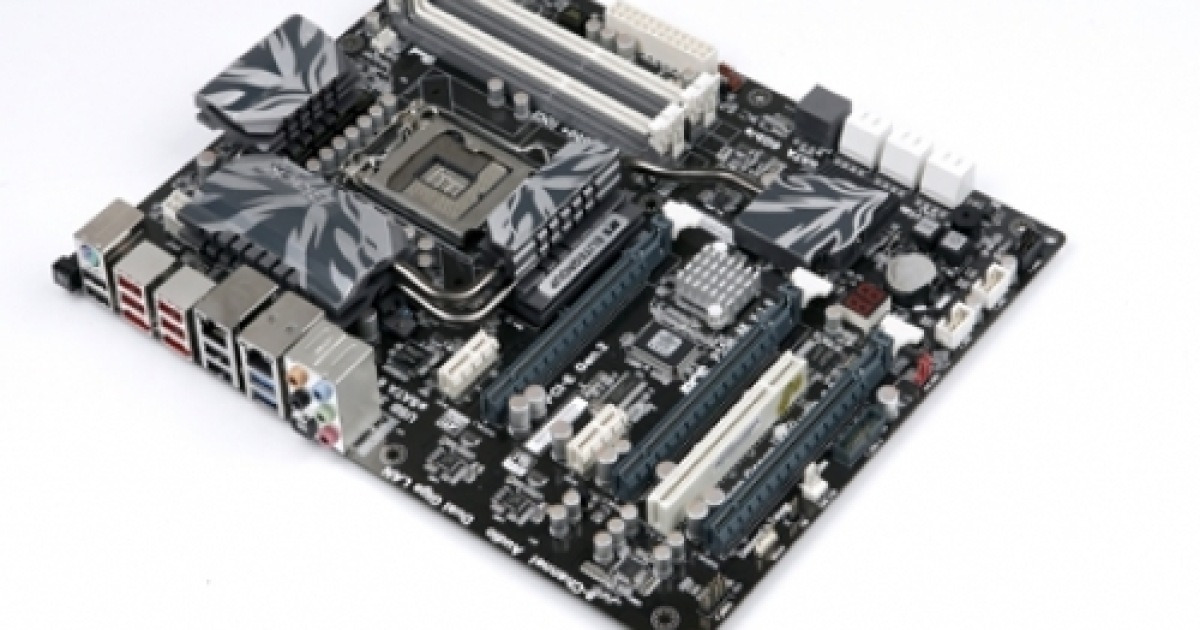 극강 성능 뽐내는 메인보드, ECS P55H-AK 블랙