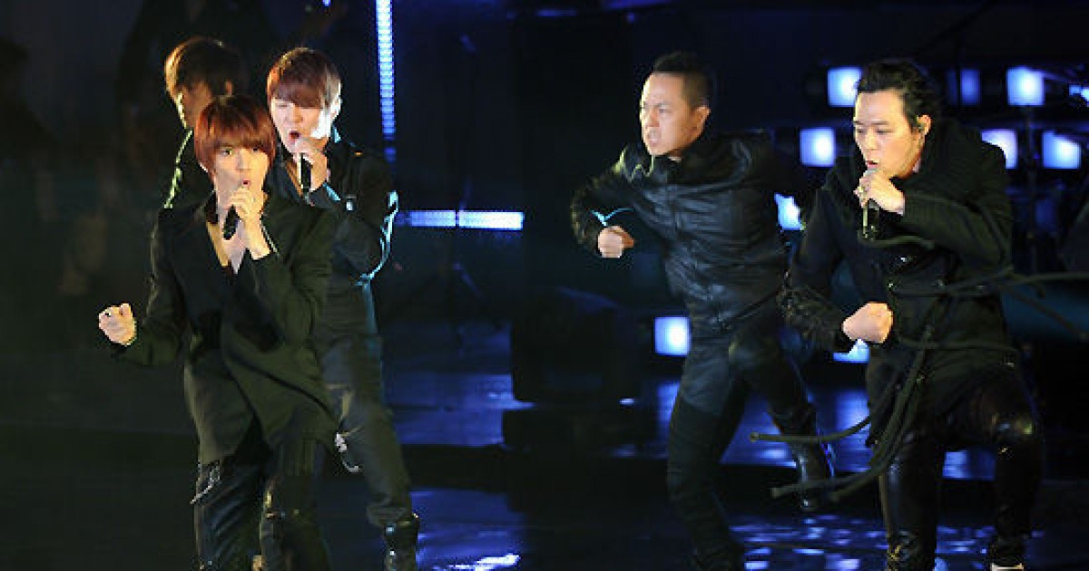 [포토] JYJ 쇼케이스, '파워풀한 안무는 여전해'