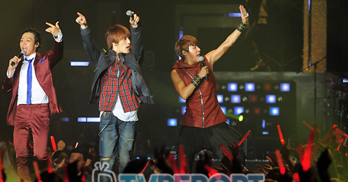 [T포토] JYJ '12일 첫 쇼케이스 성황리 개최'