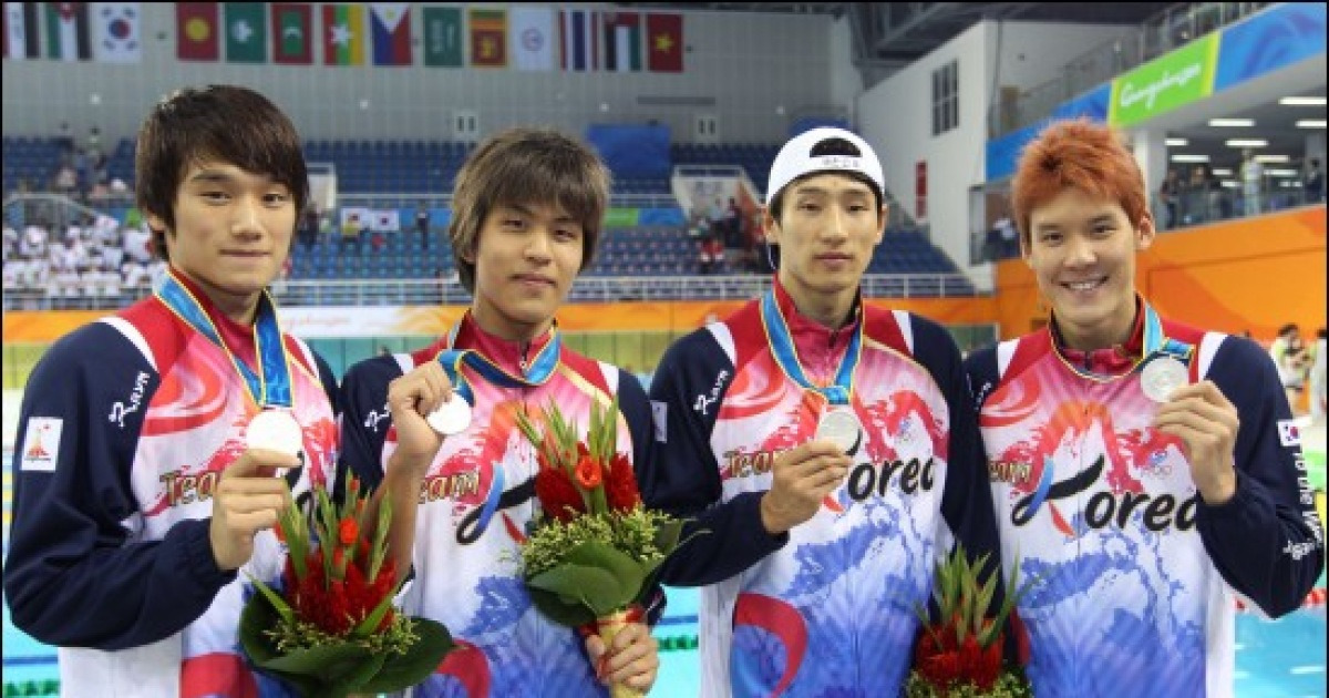 [AG]男 수영 400m 혼계영 은메달