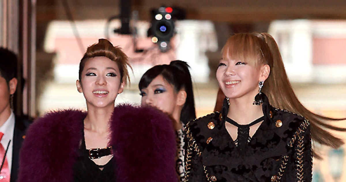 [포토엔]2NE1 '엠넷 MAMA 레드카펫 밟아요~'