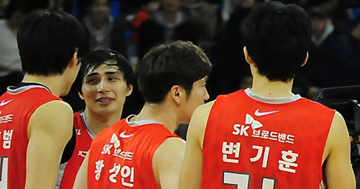 [사진]주희정,'승리와 함께 KBL 통산 첫 4500 어시스트를 돌파'