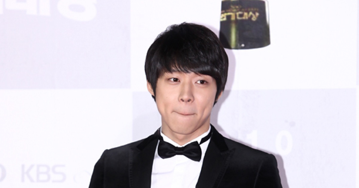 [포토] 2010 KBS 연기대상 '박유천, 신인상 쑥스러워~'