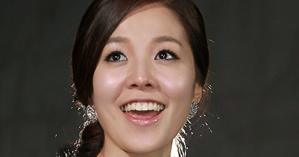 [포토엔]김성은 '아찔한 가슴라인 애 엄마 맞어?'(KBS 연기대상)