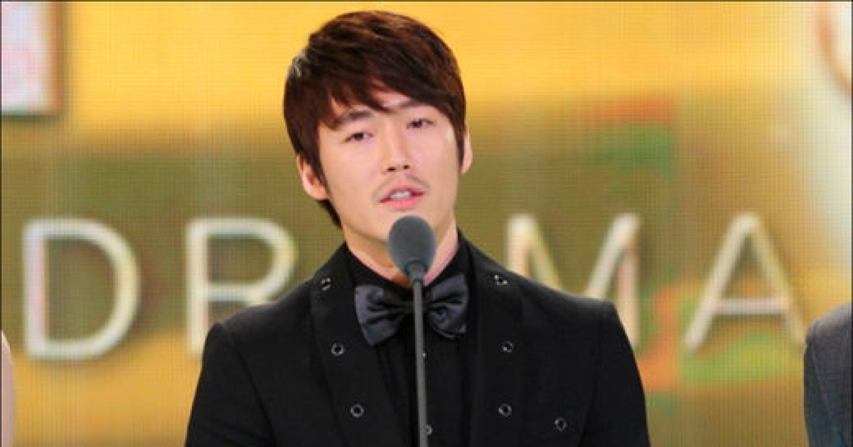 2010 KBS '연기대상' 10만에 대상수상 장혁 "가슴이 떨린다"