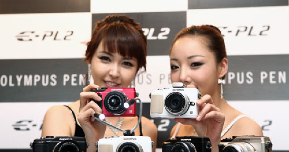 올림푸스 "'PEN E-PL2'로 2011년 미러리스 디카 시장 접수"