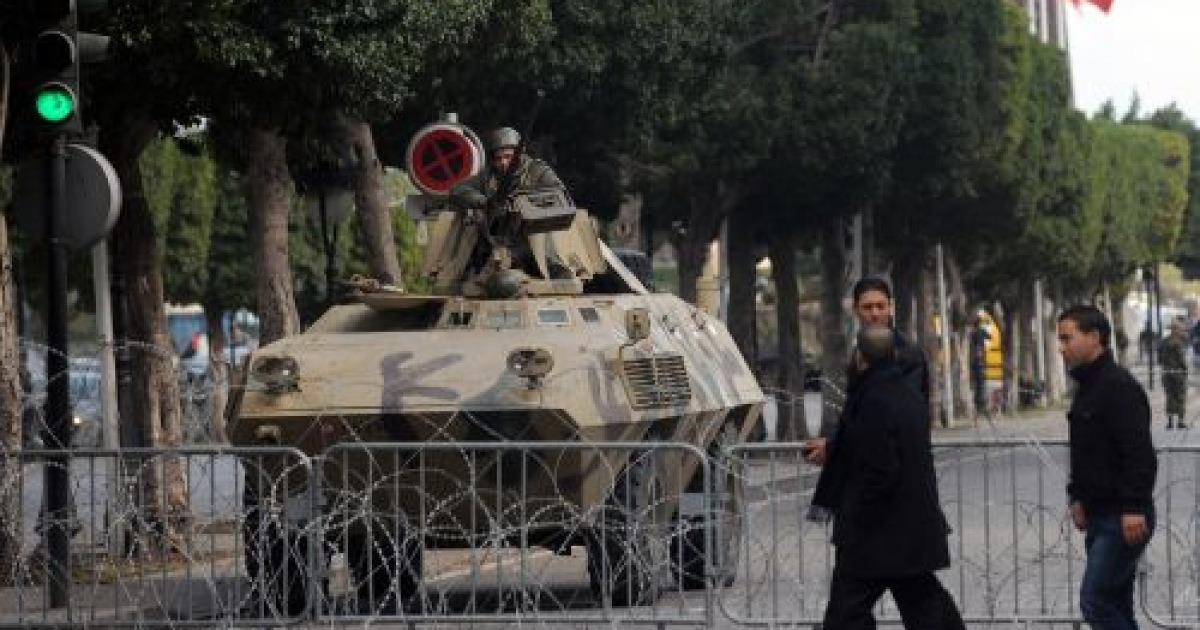 Tunisian police fire on crowd