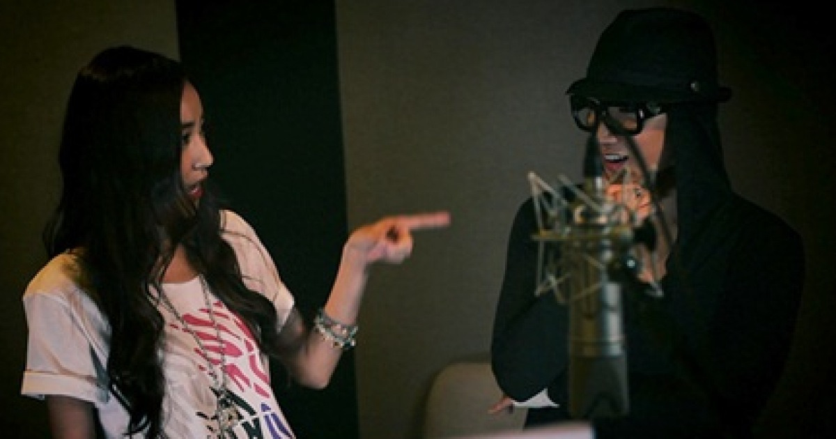 간미연, 2PM 준수와 녹음실 다정 UCC영상 공개 '무슨 사이길래'