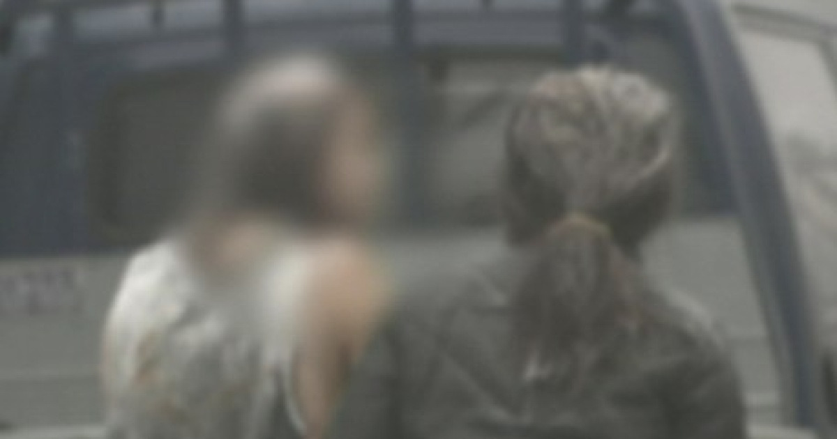 경찰 나섰지만..또 '교복찢고 밀가루' 엽기 뒤풀이