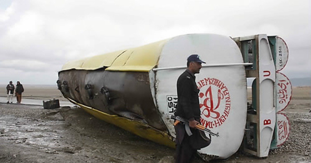 PAKISTAN NATO OIL TANKER OVERTURNED