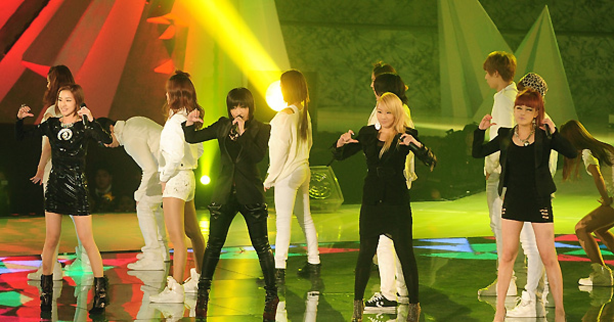 [사진]2NE1,'빛나는 클로징 무대'