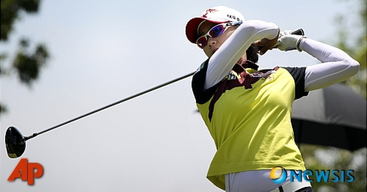 최나연, HSBC 3R 공동 3위로