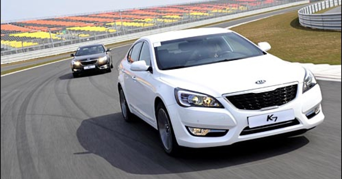 시속 200km로 달려보니.. 본색 드러난 K7