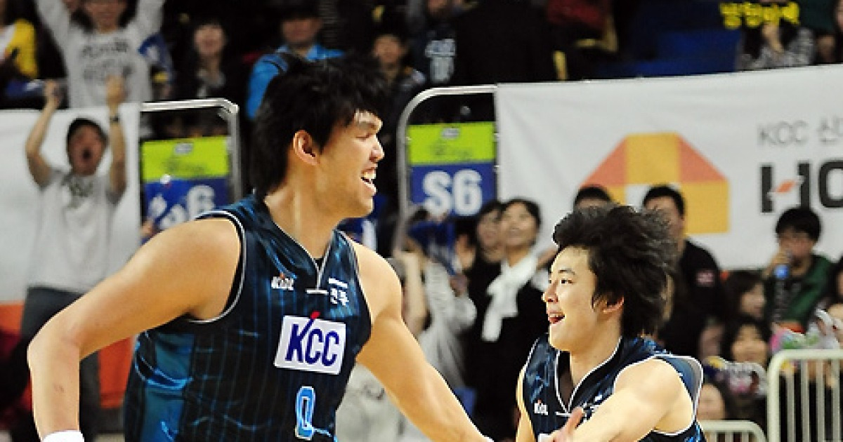 '강병현 23점' KCC, 6강 PO 첫 판서 삼성 완파