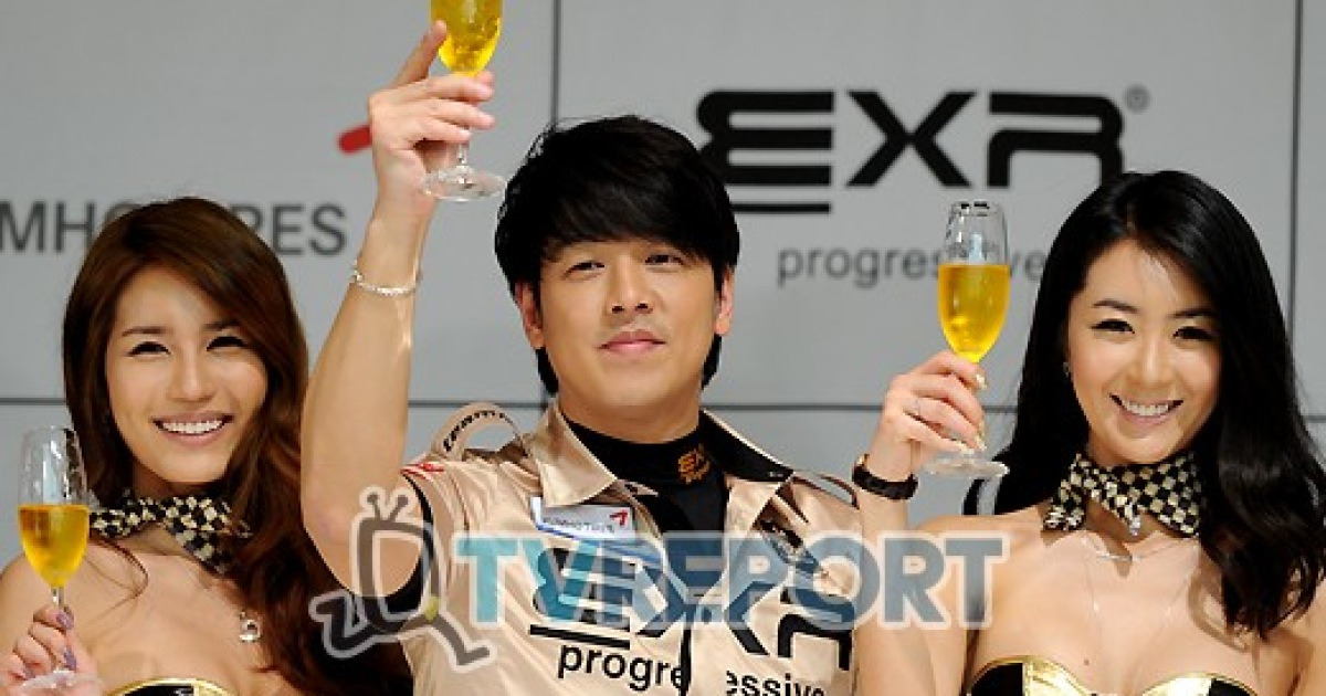 [T포토] 류시원 감독 'TEAM106 기대 많이 하세요!'