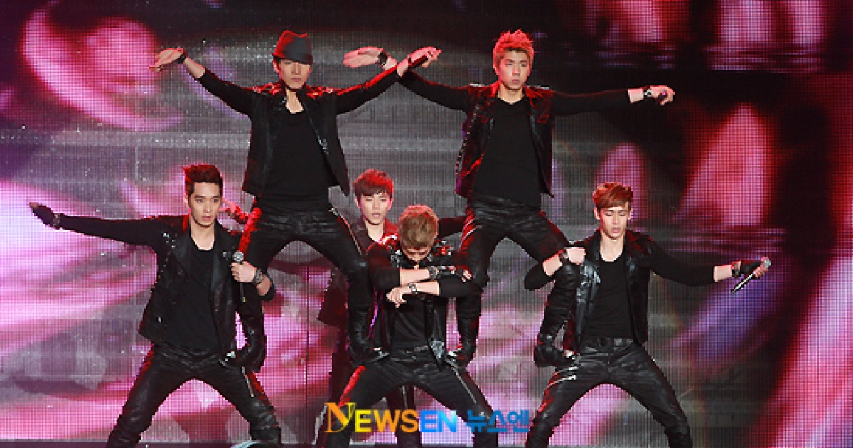 [포토엔]2PM '아크로바틱 댄스' 강렬한 인상!