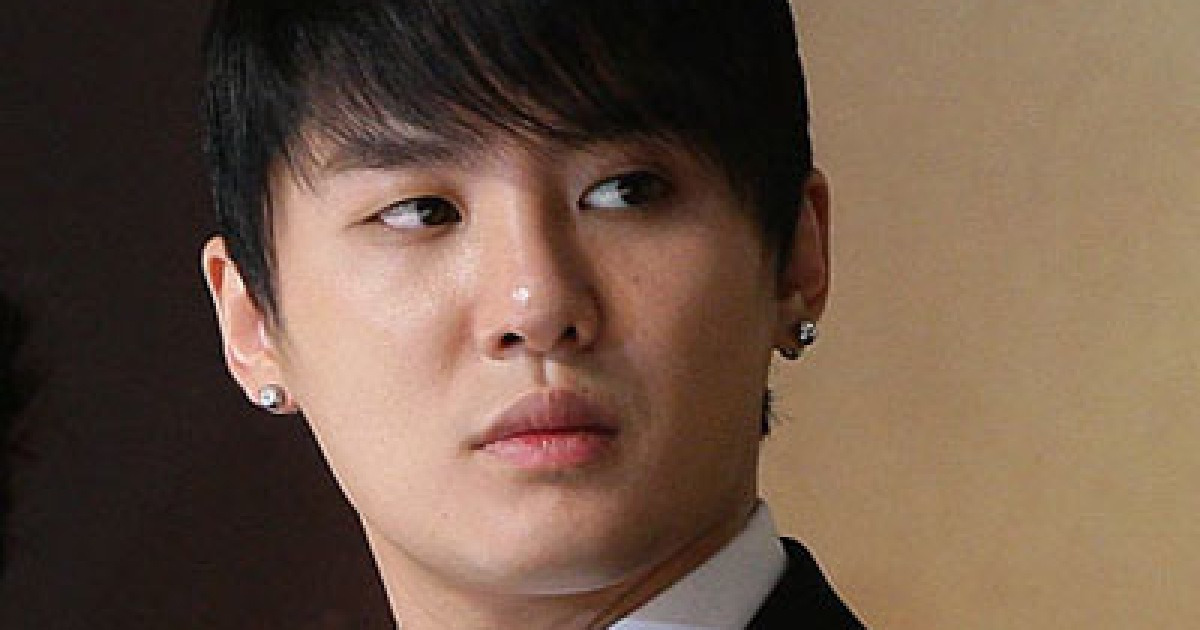 'JYJ' 시아준수, 수원삼성 '입단' 파란 유니폼 입는다