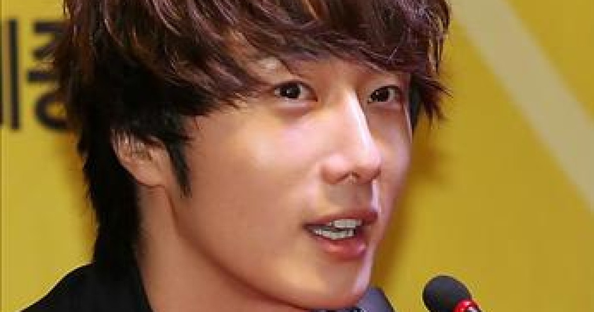 정일우, SBS '49일' 촬영 중 부상