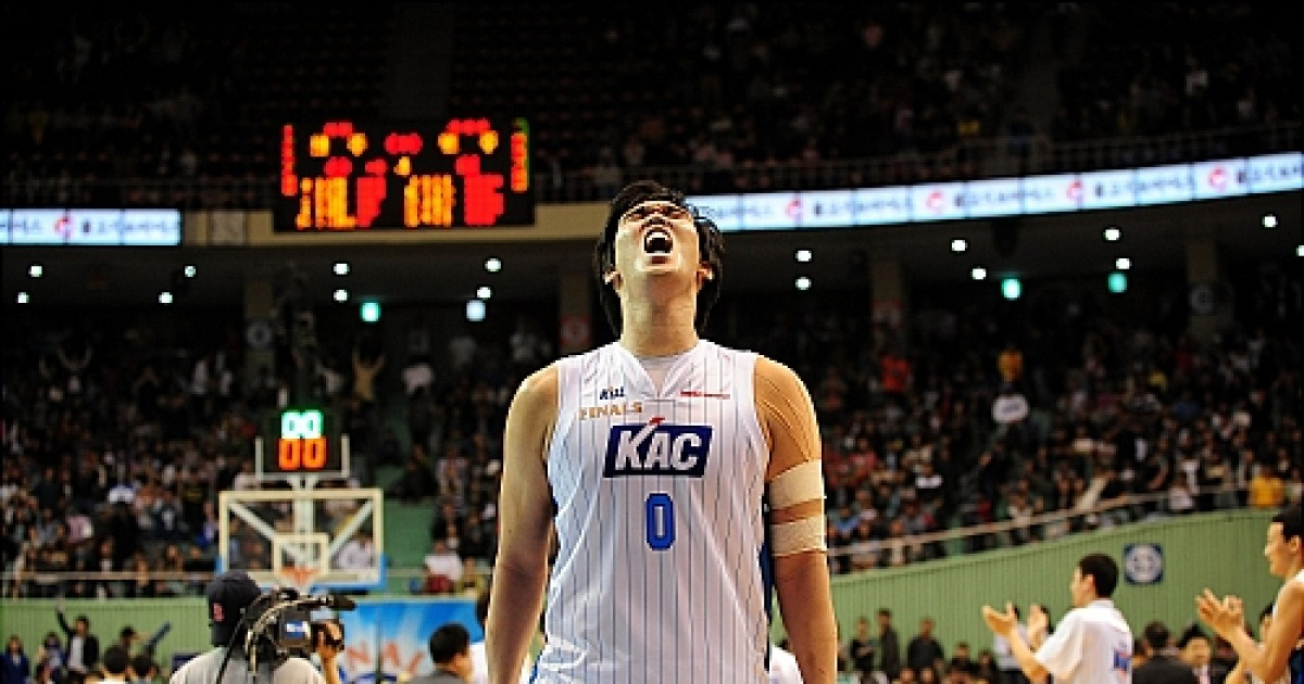 KCC 하승진, '5차전 승리했다!'