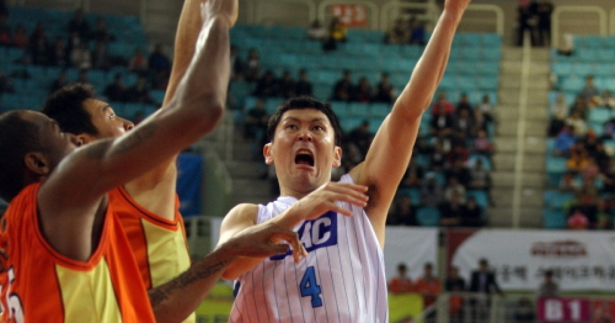 [KBL FA] 추승균 2억원에 1년 계약, 정선규도 잔류