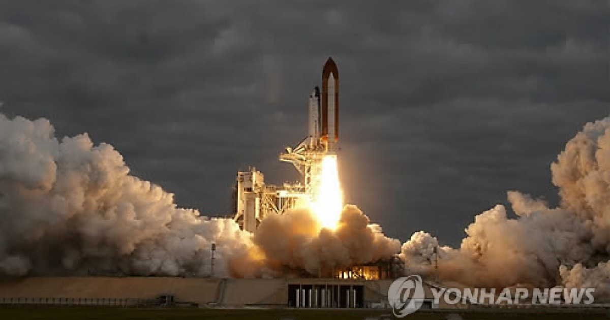 USA SHUTTLE ENDEAVOUR LAUNCH