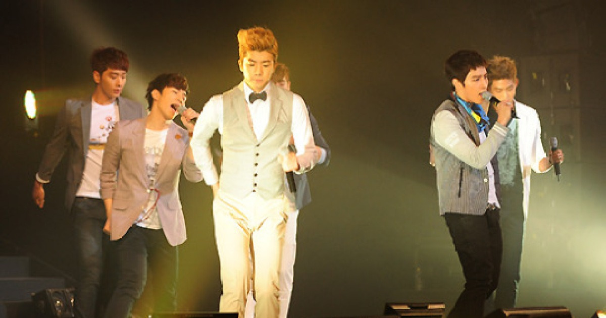 2PM, 日 데뷔싱글 역대 韓 아이돌 사상 '최고'