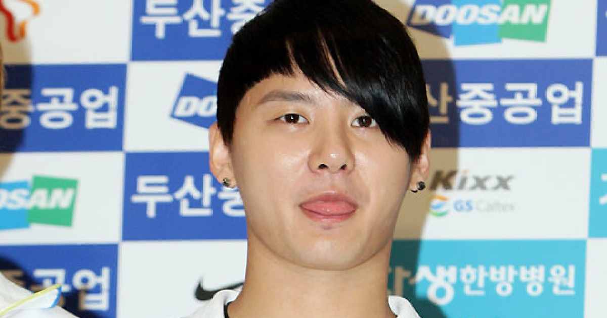 [TD영상] JYJ 김준수 "박지성 선수 좋아하지만 선발 아니면 안 봐"