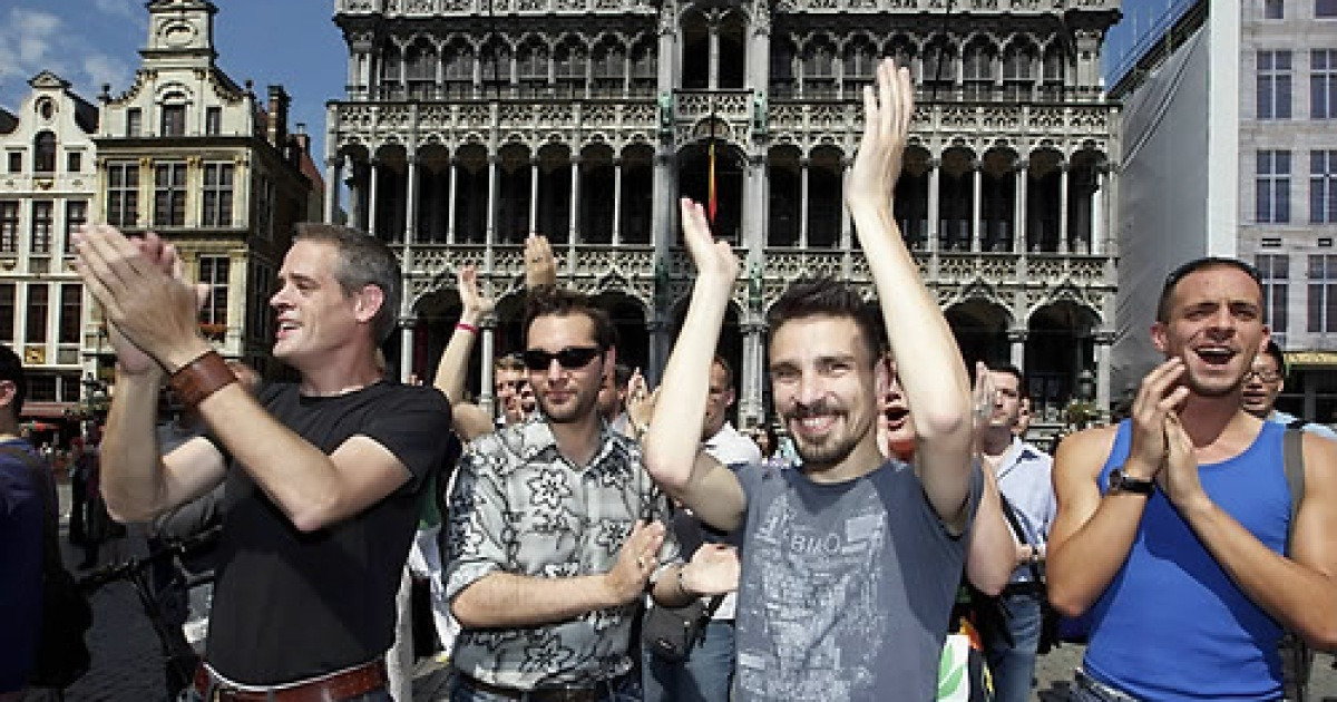 BELGIUM KISS-IN PROTEST