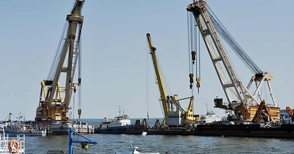 RUSSIA SHIP LIFTING