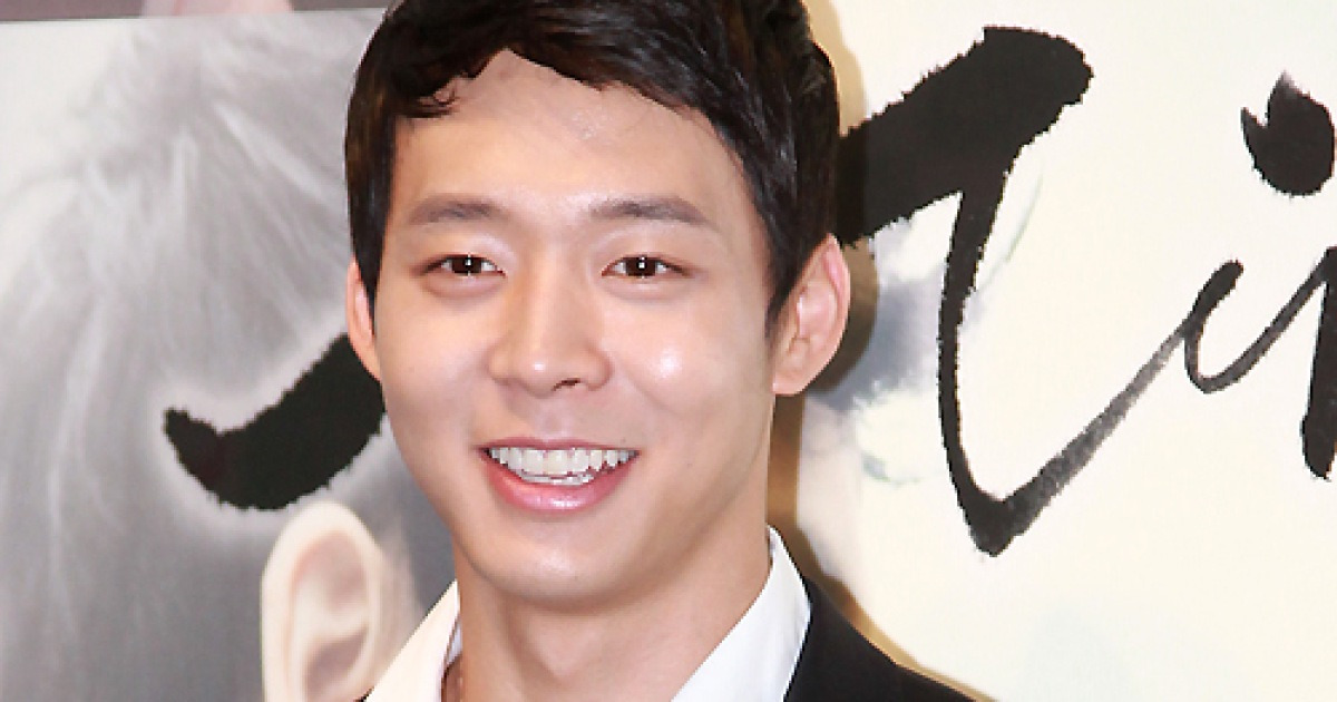 [포토엔]JYJ 유천 '사진전 오픈했어요~'