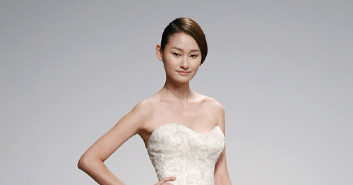 [포토] 암살라가 선보이는 2011 F/W 웨딩드레스