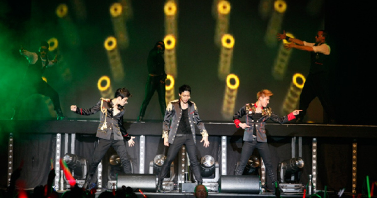 [TD포토] JYJ, 제복도 잘 어울려