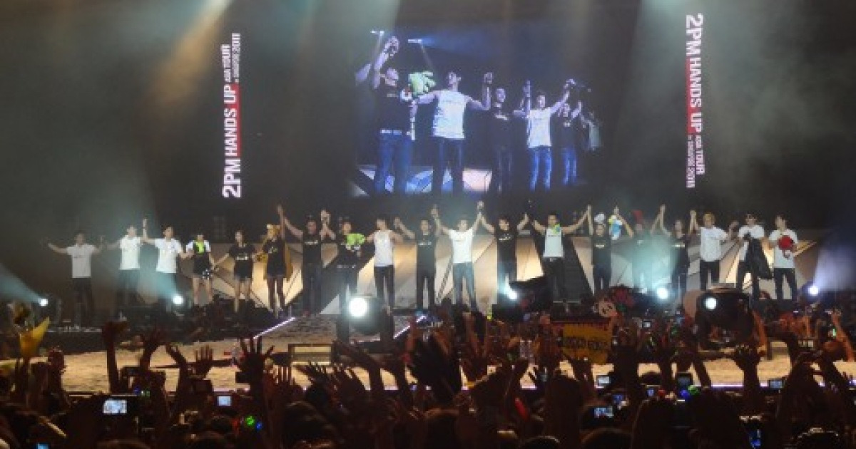 2PM, 亞 투어 성공 자신? 싱가포르도 8000명 열광