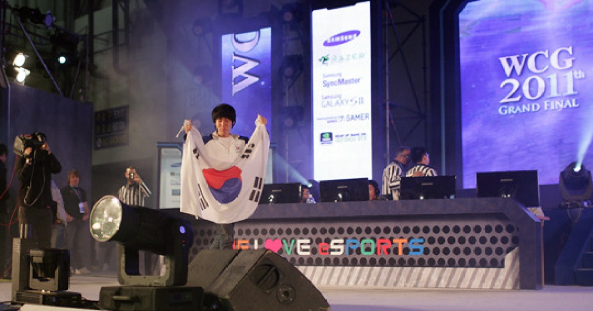 [e앵글]스타2 금메달 정종현, WCG 무대에서 태극기를 들다