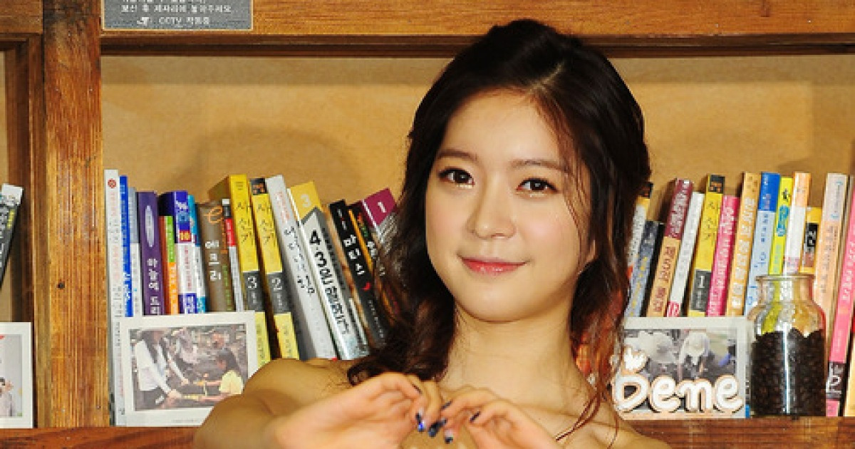 [사진]달샤벳-아영,'깜찍한 하트'