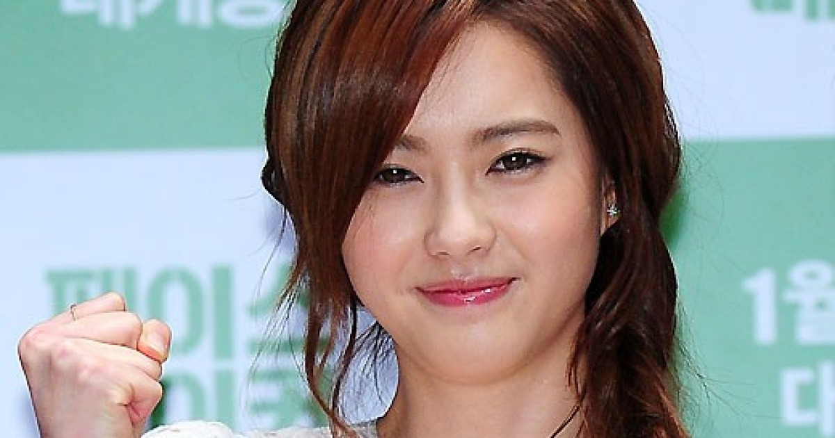 고아라, 데뷔 첫 예능으로 '강심장' 선택..섹시 댄스 선사