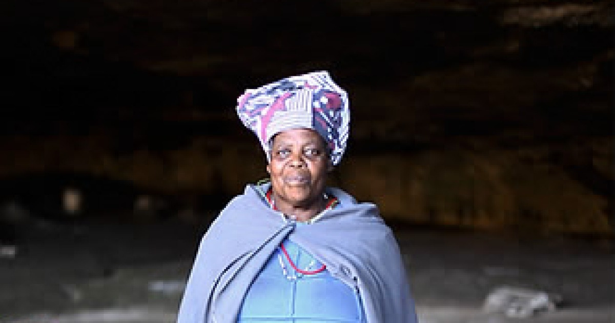 SOUTH AFRICA FEATURE PACKAGE FERTILITY CAVE PORTRAITS