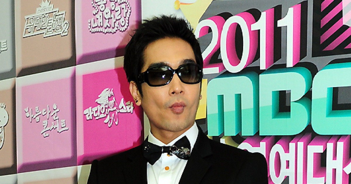 [TD포토] MBC 방송연예대상 고영욱, '촤하하~ 뻘쭘해~'