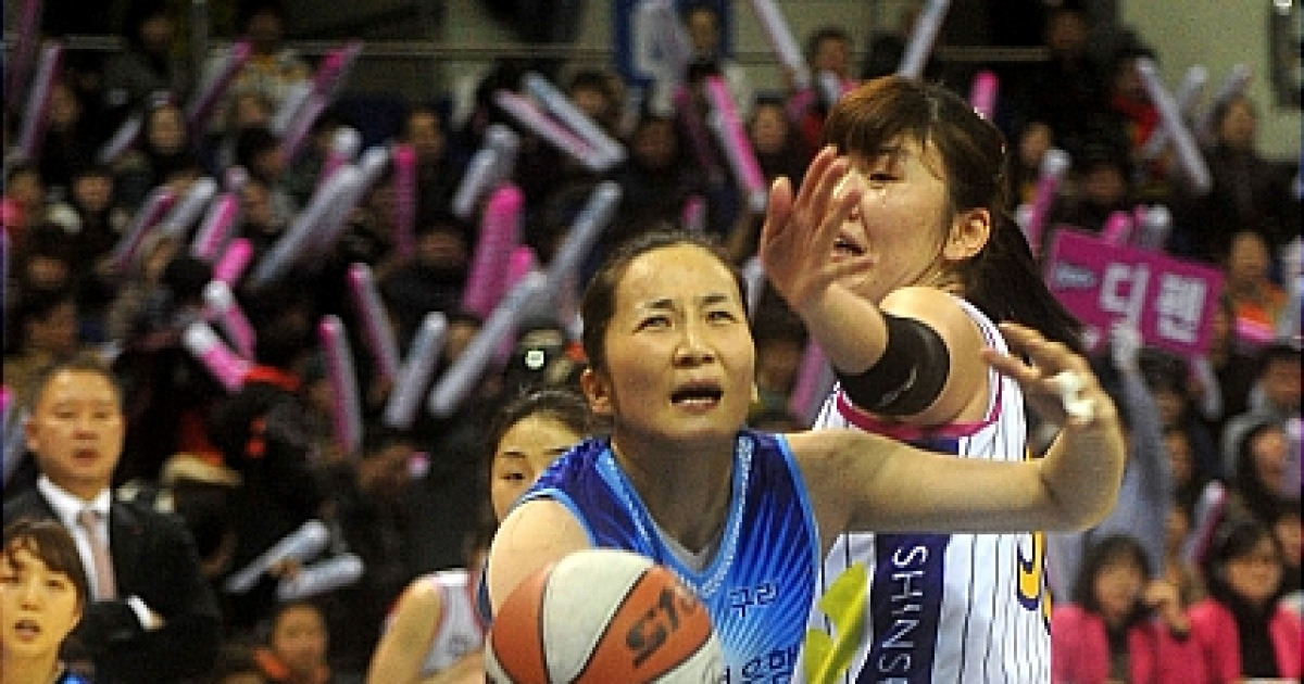 [WKBL]'개인 최다득점 신정자' KDB생명, 신세계에 29점차 대승