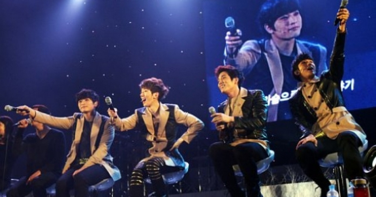 [연예 뉴스 스테이션] 2AM 일본 데뷔 싱글, 타워레코드 예약 차트 1위