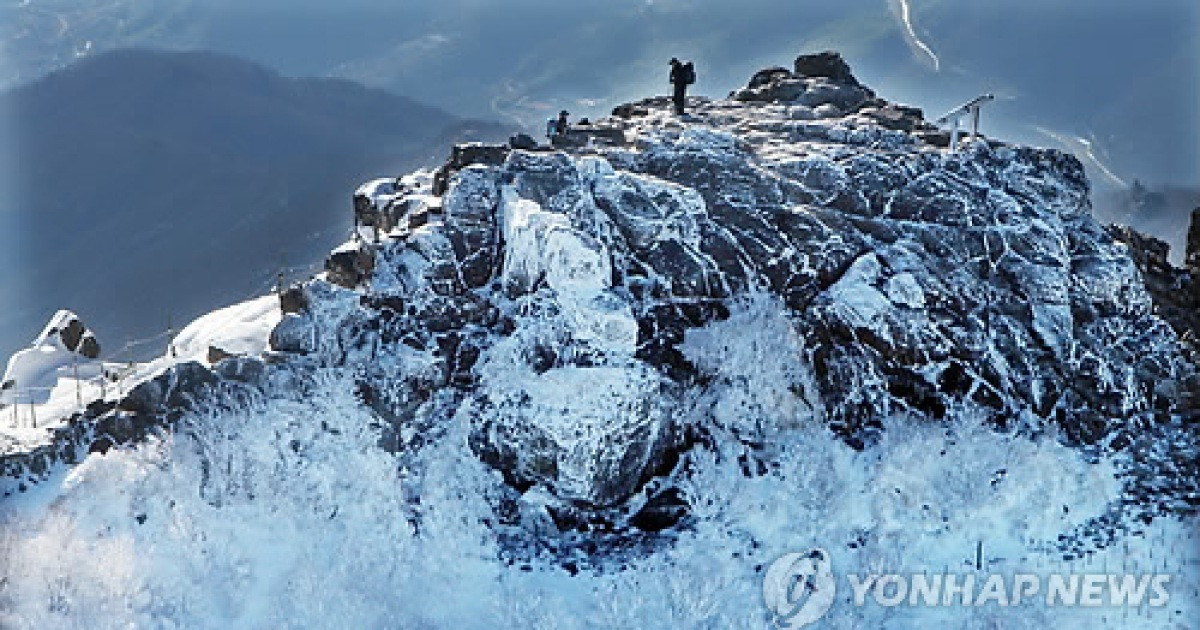 하늘에서 본 지리산 설경 장관