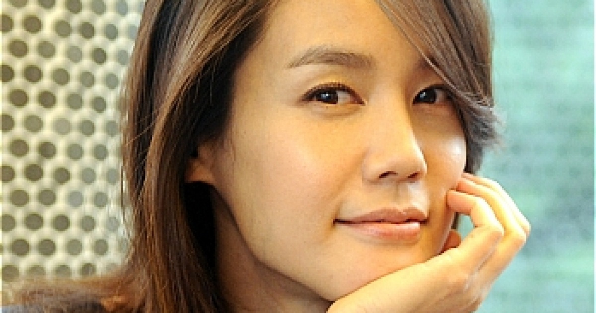 매력적인 눈빛의 배우 김지호