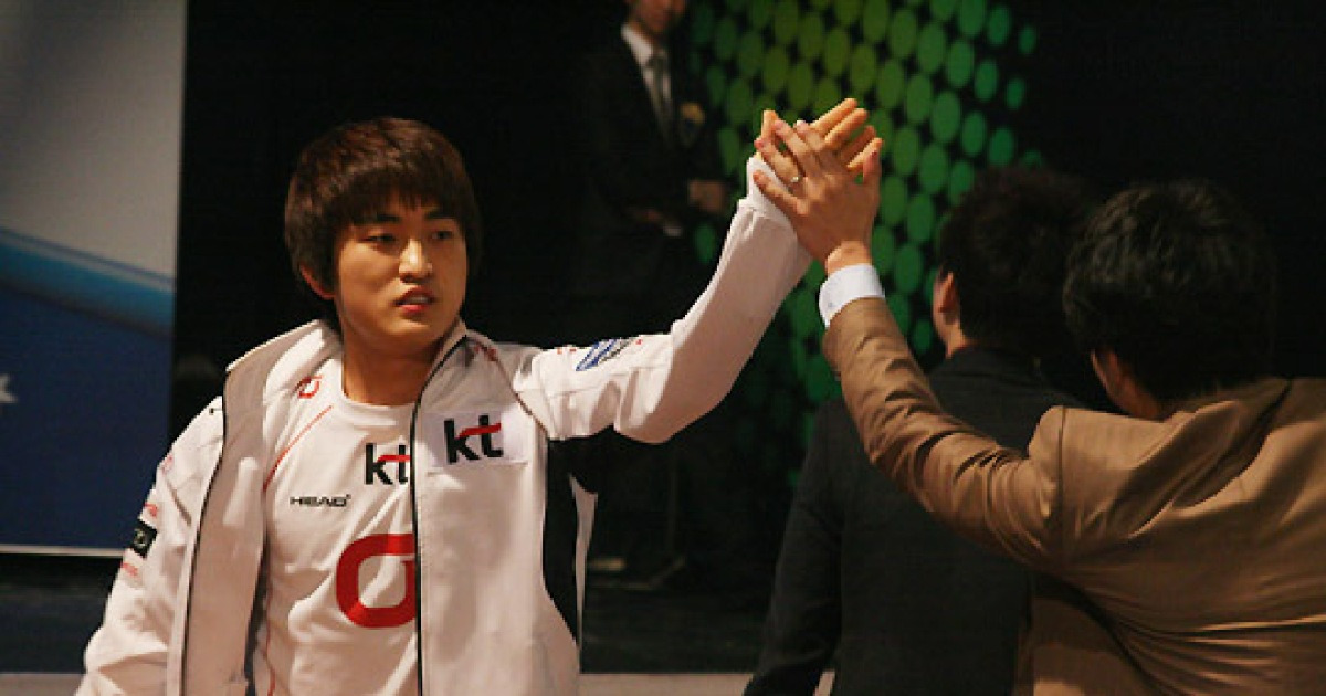 '이영호 8전 전승' KT, STX 4연승 저지하고 선두 사수