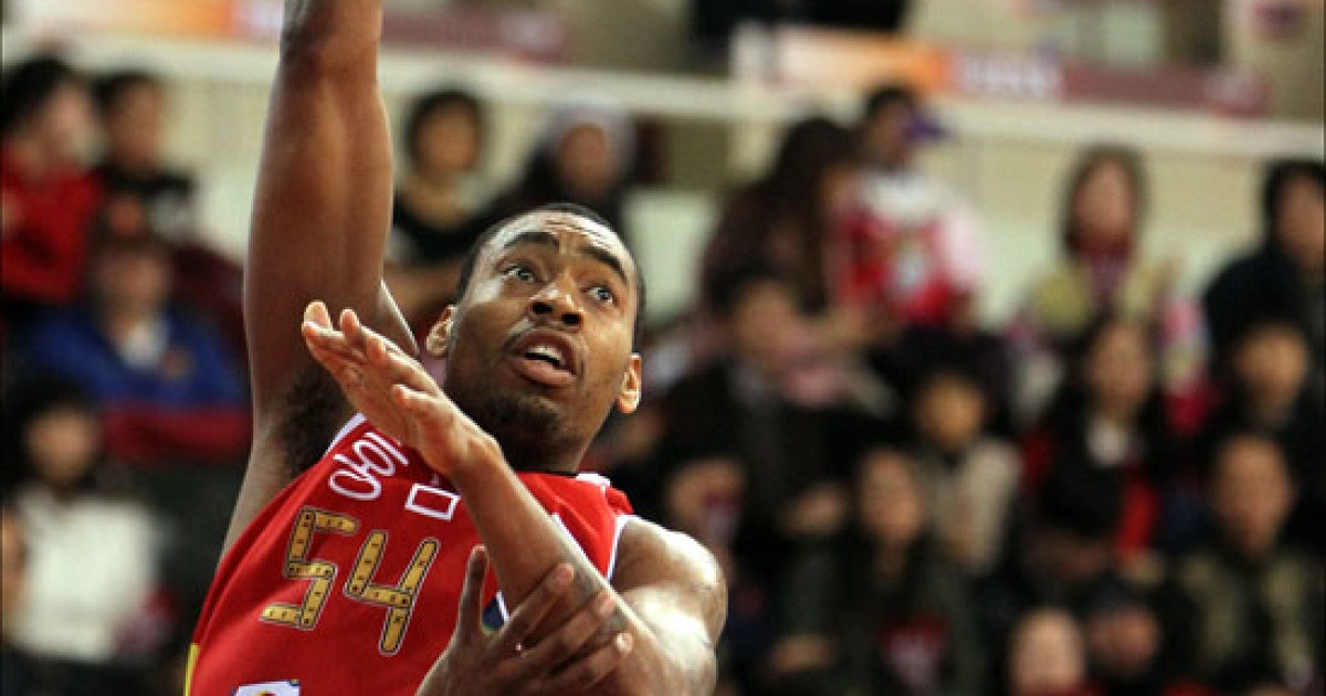 다니엘스 위력 봤지? KGC인삼공사, KT에 25점차 대승